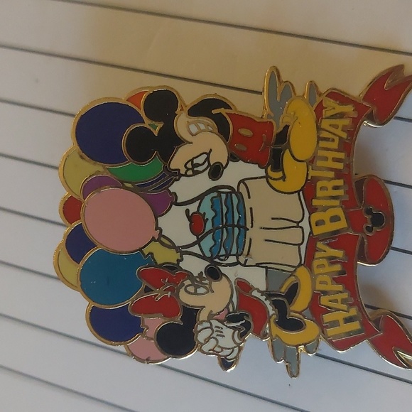 Disney | Jewelry | Disneys Mickey And Minnie Mouse Pin | Poshmark